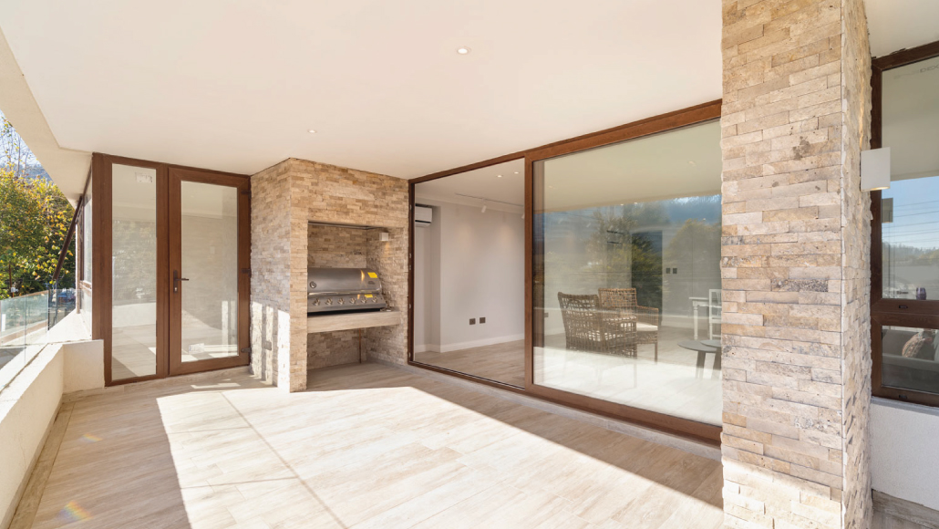 Country | AVB Inmobiliaria